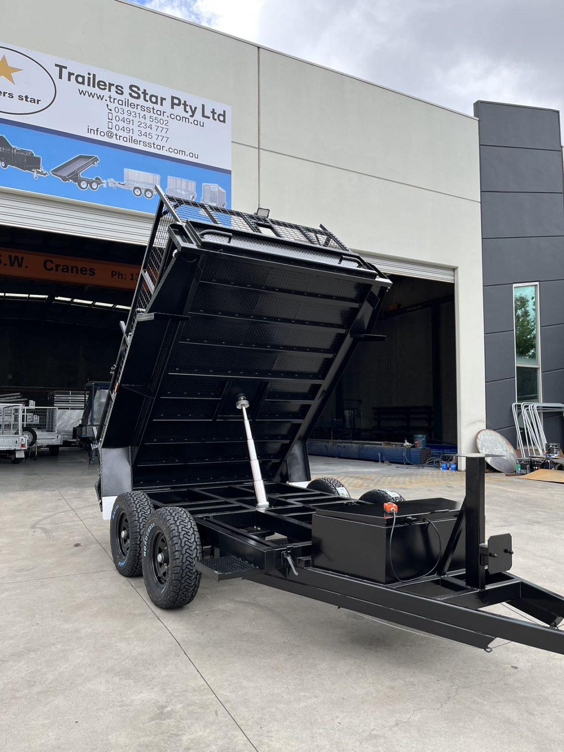 ? Tipper Trailers: Effortless Dumping for Bulk Materials - Trailers Star